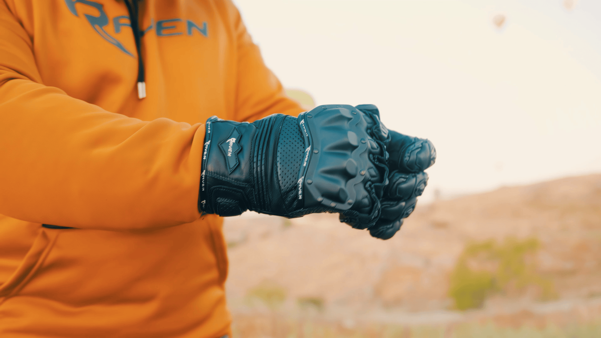 RAVEN Moto - Motorcycle Gloves | OMEN II